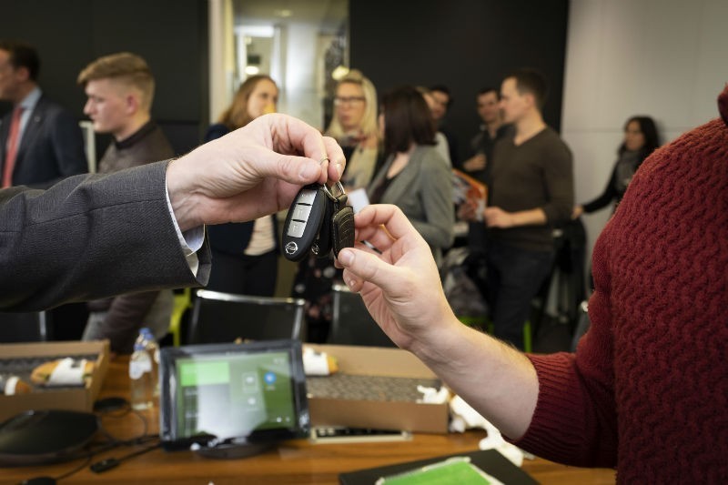 Nicolas Paris (Lampiris): “Elektrisch rijden is zoals stoppen met roken ...